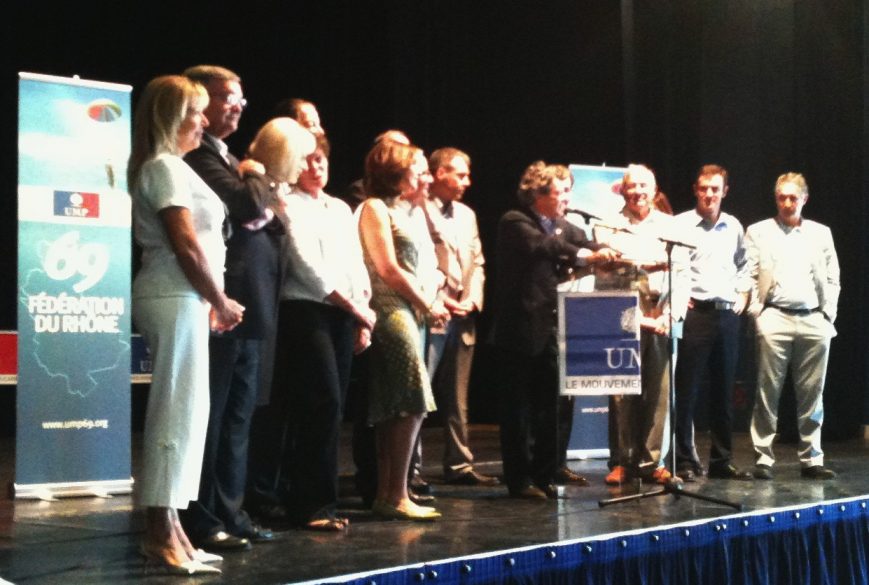 Fête de l'UMP : le parti fait front