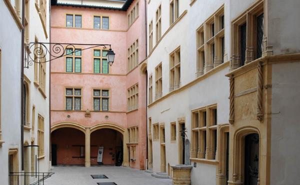 Le Musée Gadagne a 100 ans : retour sur une longue histoire lyonnaise ...