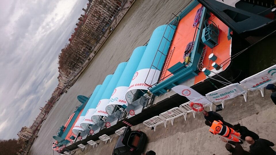 Lyon : réouverture de la déchèterie fluviale et reprise de la collecte ...