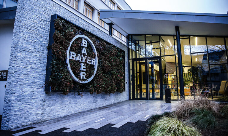 Lyon : le grand méchant Bayer joue la transparence - Lyon Capitale