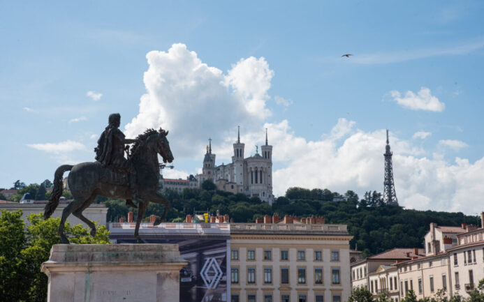 Lyon, les statues du Rhône et de la Saône de la place Bellecour ...