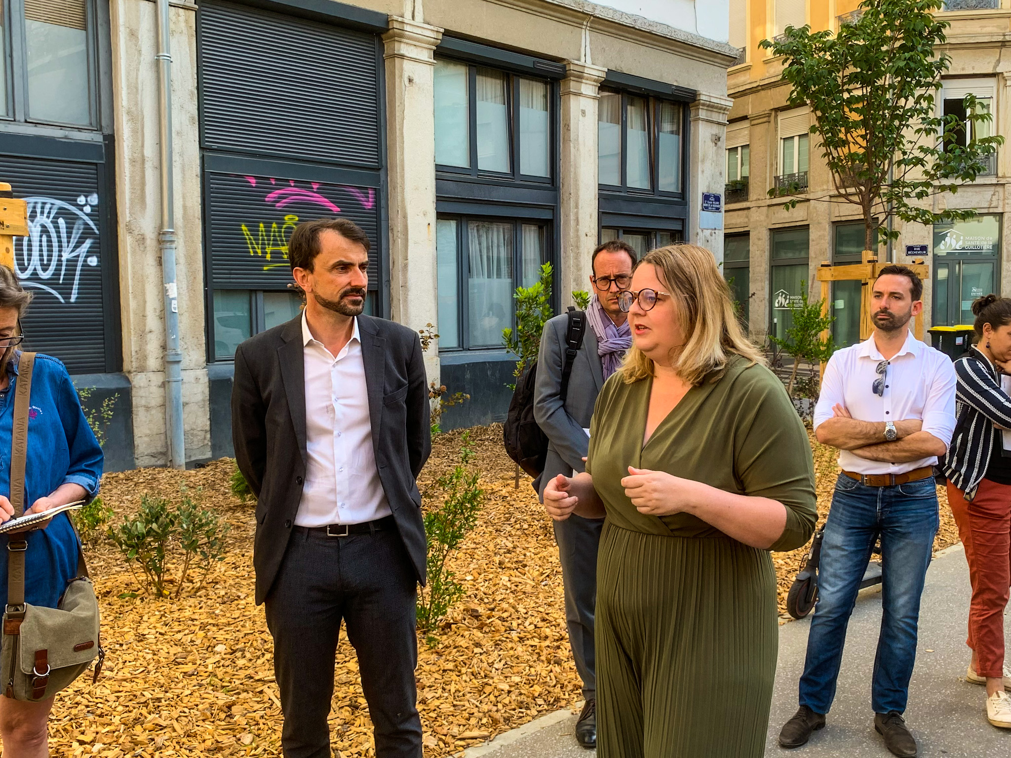 Lyon : végétalisation, débitumisation, un exemple concret du "plan ...