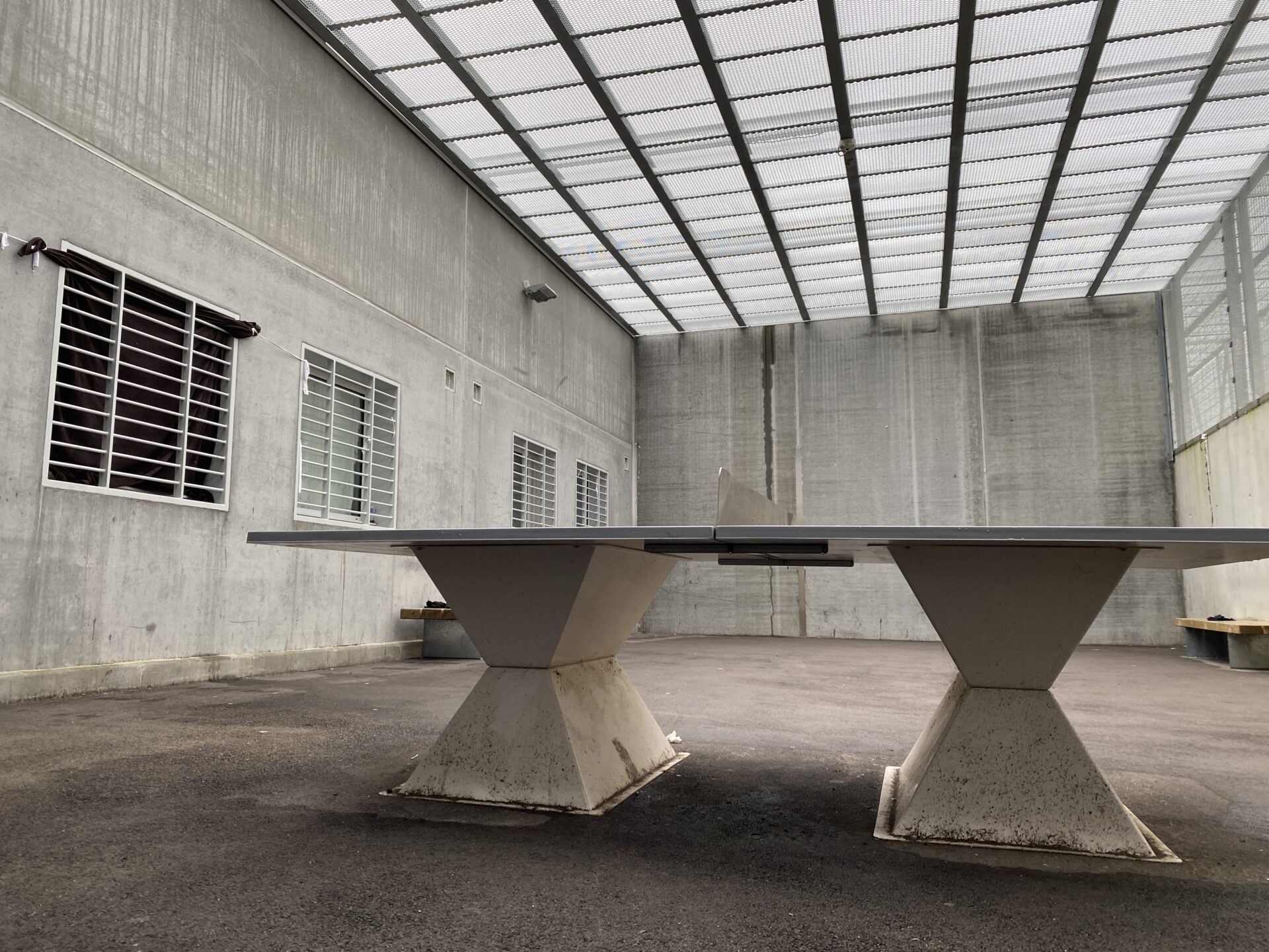 Reportage dans le centre de rétention administrative 2 de Lyon : "l ...